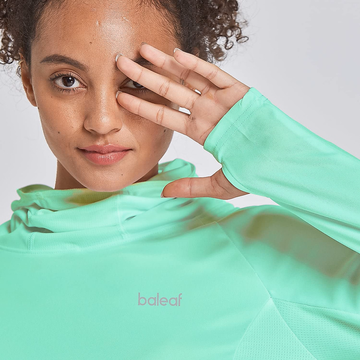 BALEAF Women's Hiking Long Sleeve Shirts with Face Cover Neck Gaiter UPF 50+ Lightweight Quick Dry SPF Fishing Running Hoddie Light Green Size M