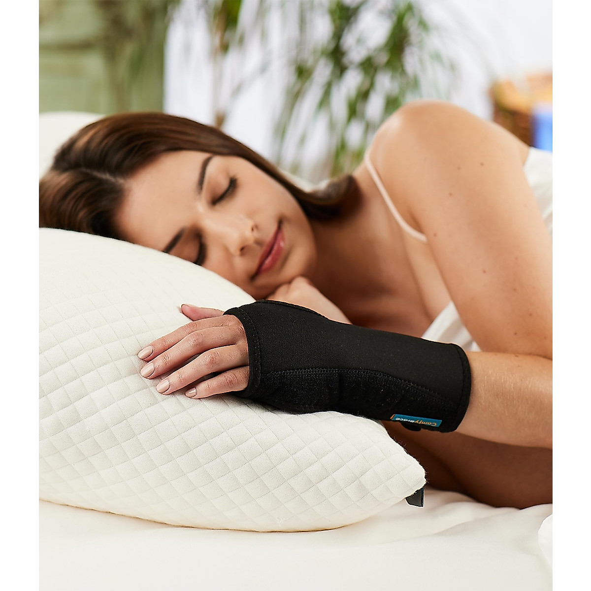 ComfyBrace Night Wrist Sleep Support Brace- Fits Both Hands - Cushioned to Help With Carpal Tunnel and Relieve and Treat Wrist Pain, (1 Pack/Night Brace, One Size Fits All) (Pack of 1)