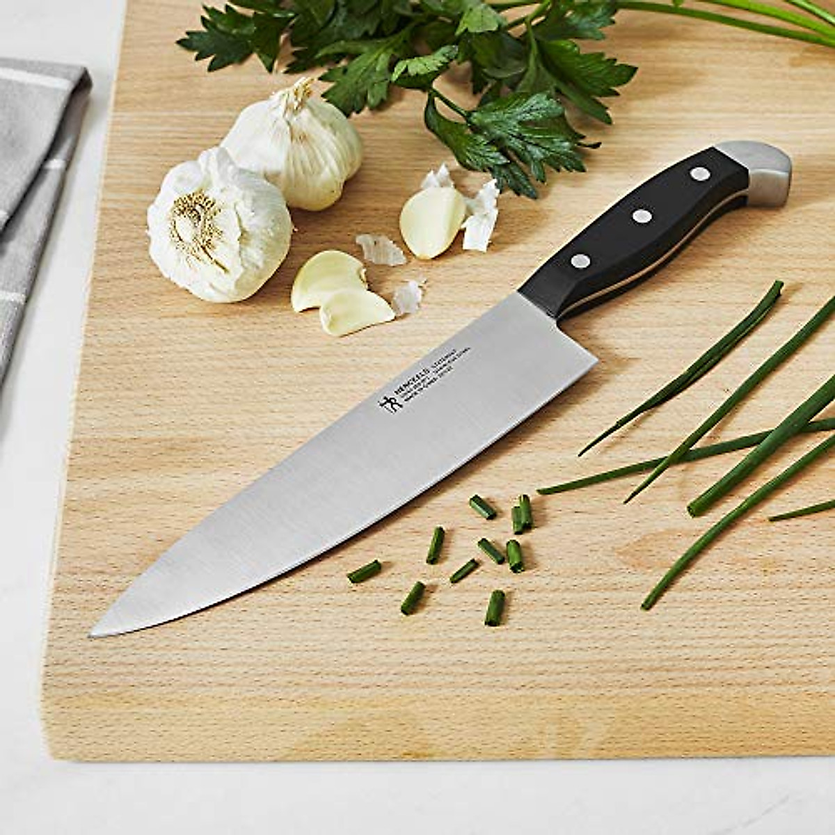 HENCKELS Statement Razor-Sharp 8-inch Chef's Knife, German Engineered Informed by 100+ Years of Mastery
