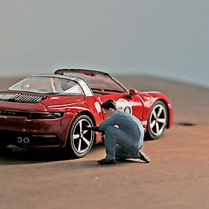 kivcmds Painted Figure 1:64 Scale Mini Model Trains Architectural Plastic People Figures Squatting Photography Man Figure Model,Suitable for Miniature Scenes(64260B)