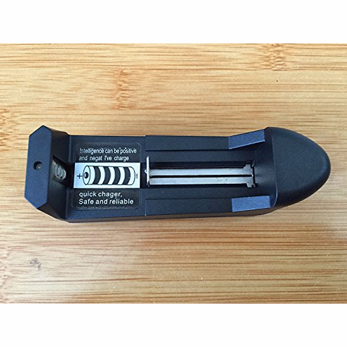 3.7V Smart Universal Rechargeable AAA AA 18650 RCR123A 14500 16340 17650 Li-ion Battery Charger for Camera/Flashlight/Laser Sight/Toys (Single Slot)