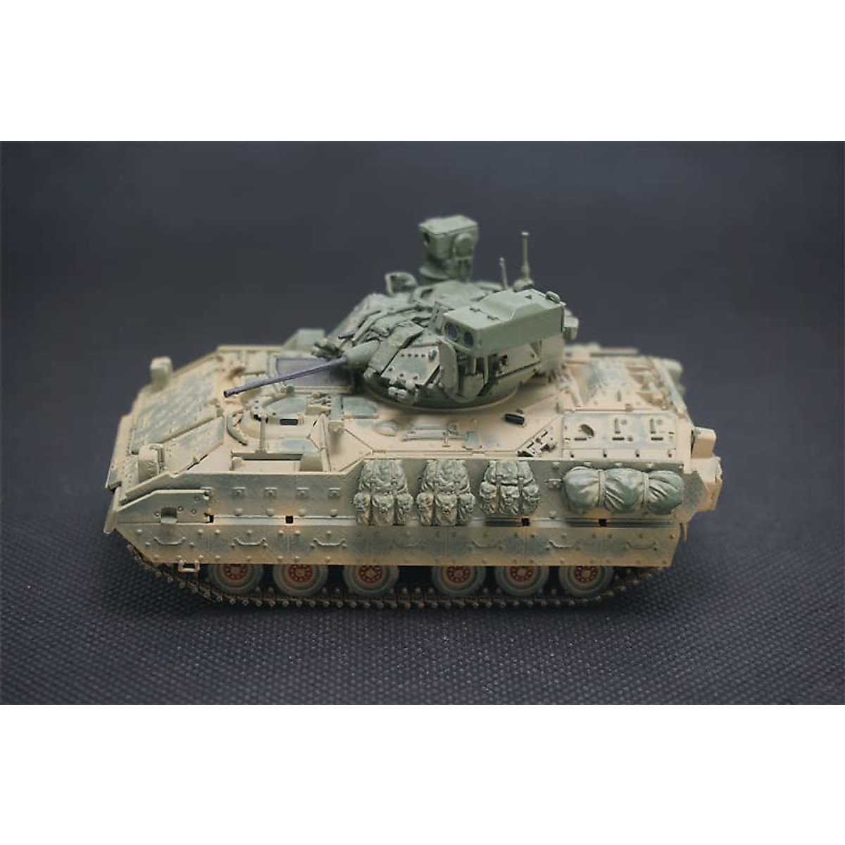 US M2A3 Bradley Fighting Vehicle Dusty Version 1/72 ABS Tank Pre-Built Model