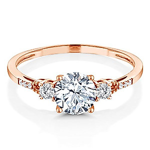 Gem Stone King 10K Rose Gold 6MM Round Gemstone Birthstone White Created Sapphire and White Diamond Accent 3-Stone Engagement Ring | Three-Stone Wedding Anniversary Promise Ring For Women