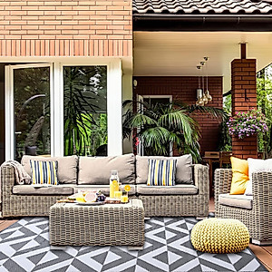 NAQSH Outdoor Indoor Plastic Rug with Loops - Foldable Reversible Outdoors Waterproof and Washable Patios Garden Decor (Geometry Grey, 3 x 5 ft)