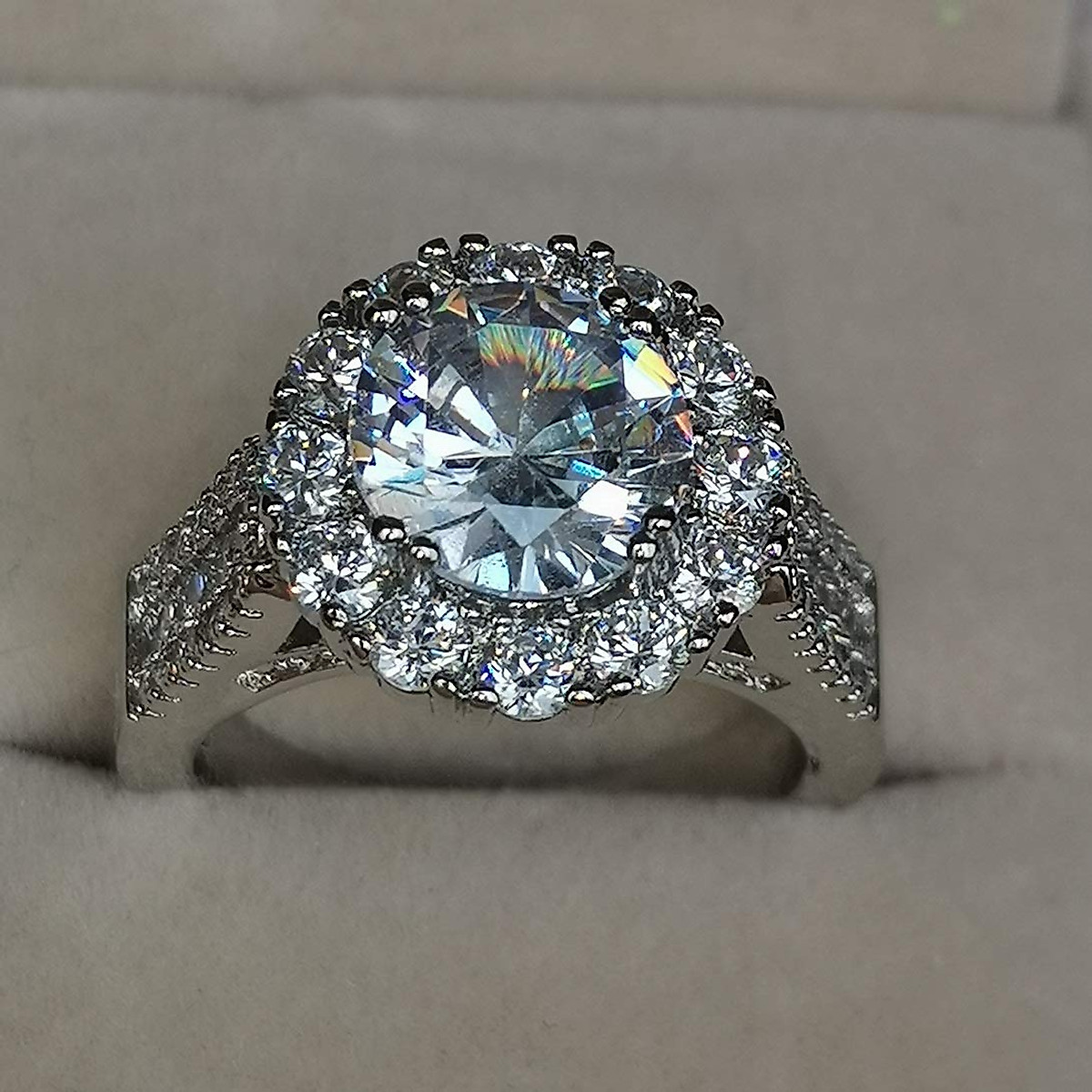 WYS Women's Classic Huge Analog Diamond Ring 9mm Round Brilliant Cubic Zirconia Wedding Engagement Band Sizes 6 to 10 (US Size 8)