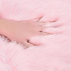 uxcell Heart Shaped Rugs for Bedroom,Small Aesthetic Carpet Girls,Cute Shaggy Floor Mirror Mat,Pastel Furry Throw Rug 2.3ftx3ft, Light Pink