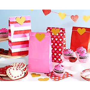 American Greetings 10.375" Valentine's Day Goodie Bags, Hearts and Stripes (16-Bags)