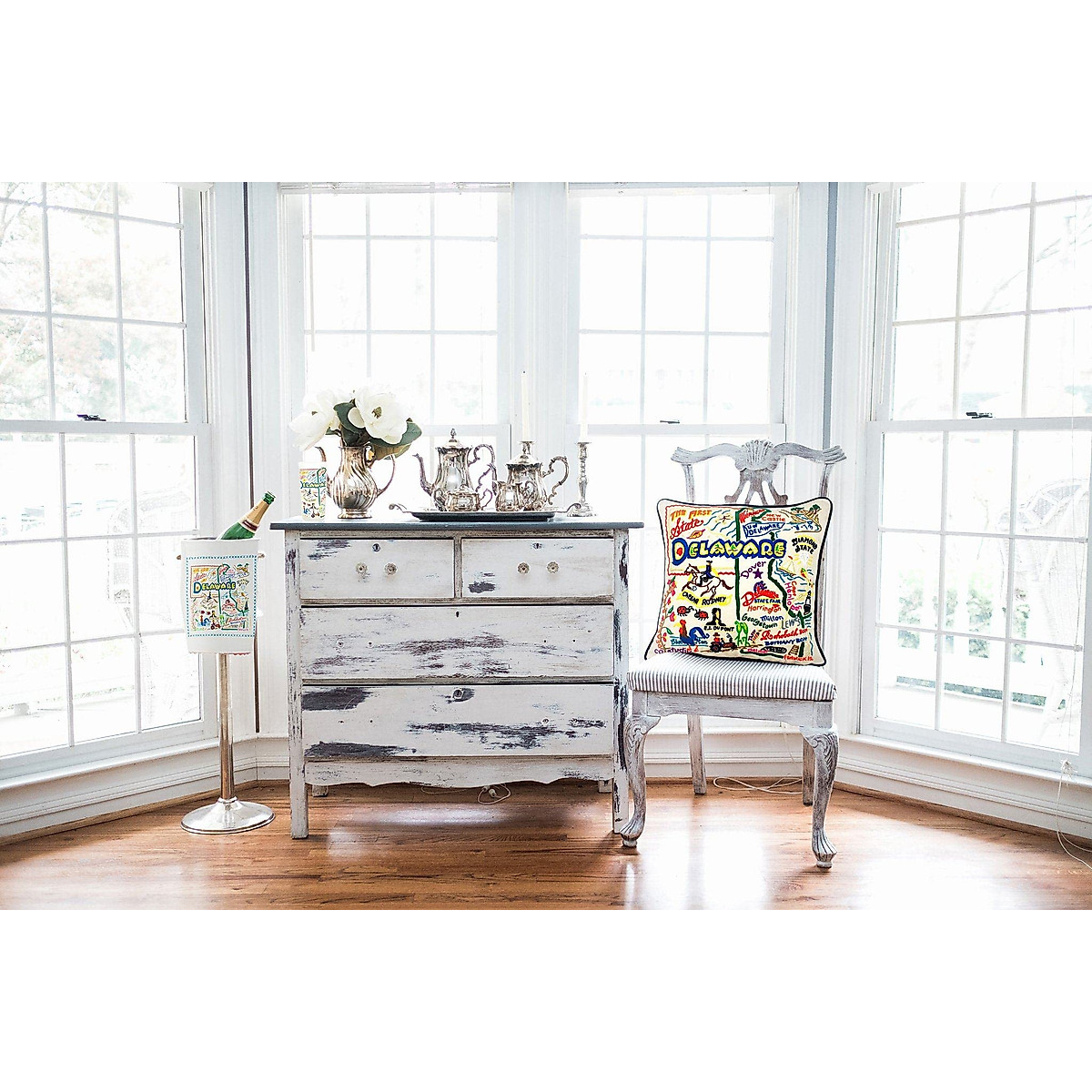 Catstudio Delaware Dish Towel - U.S. State Souvenir Kitchen and Hand Towel with Original Artwork - Perfect Tea Towel for Delaware Lovers, Travel Souvenir