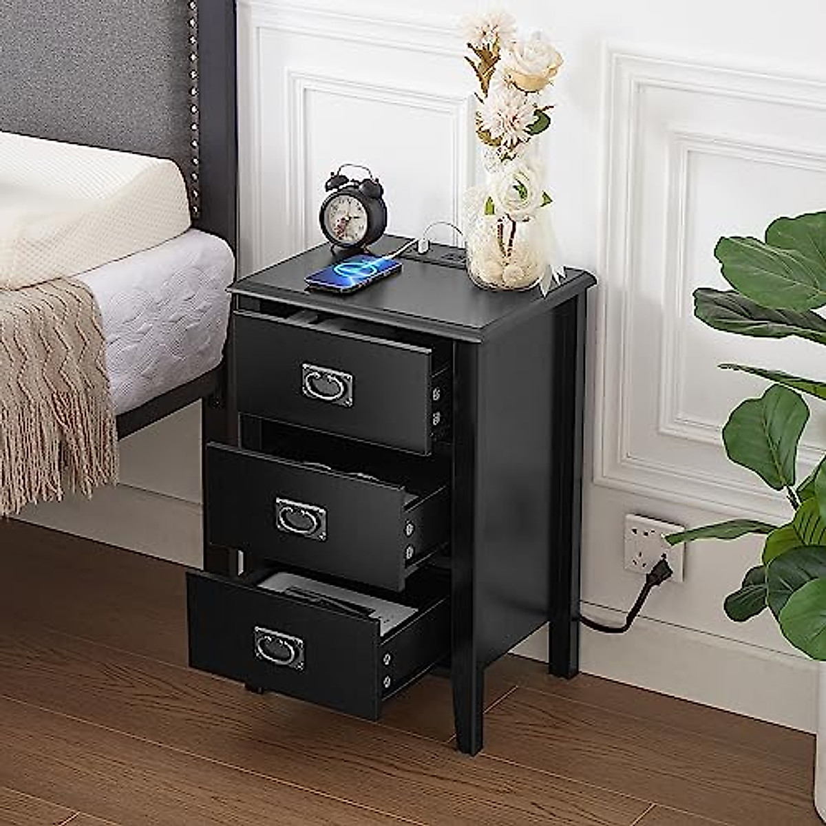 VECELO Nightstands Set of 2 with Charging Station End Bedside Tables with 3 Storage for Bedroom, Living Room, Vintage Accent Furniture, Solid Wood Legs, Three Drawers, Black