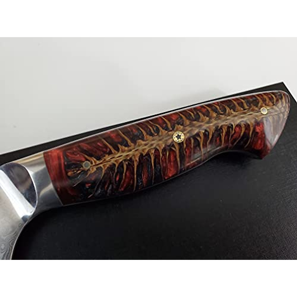 Custom VG10 Damascus chef knife Hybrid Santoku 9" White Silver cast pine cone handle, kitchen knife w/ 67 layer SS Damascus (Red silver)