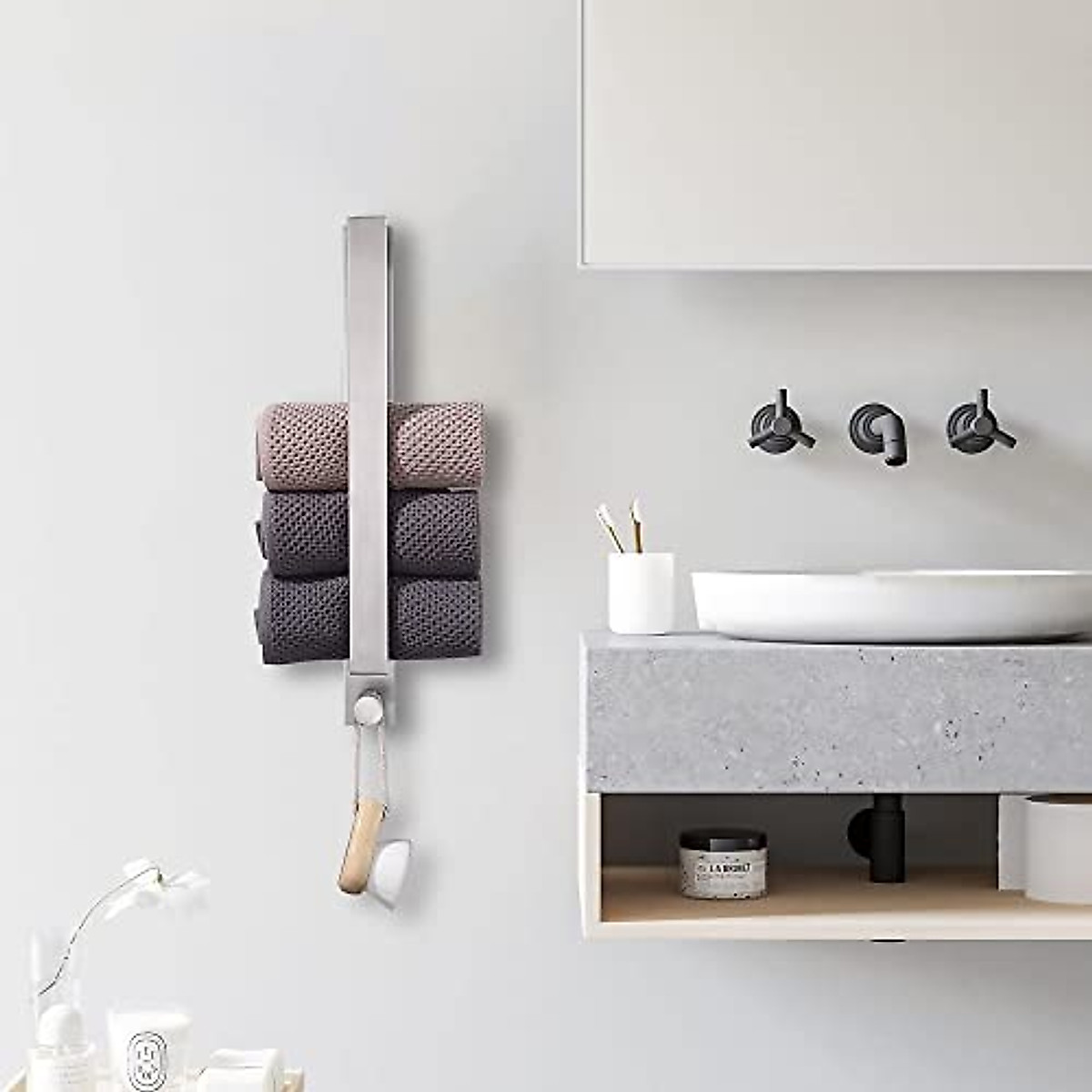 Towel Holder for Bathroom Wall, Stainless Steel Towel Rack Wall Mounted Bath Towel Holder Bathroom Towel Storage Towel Shelf for Rolled Bath Towels Hand Towels Washcloths in Bathroom Camper