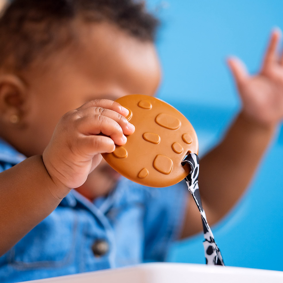 Bright Starts Cookies & Teethe 2-in-1 Rattle and Teether Activity Toy, Soothe Sore Gums, Entertain Baby with Rattle Toy, Unisex, 3 Months+