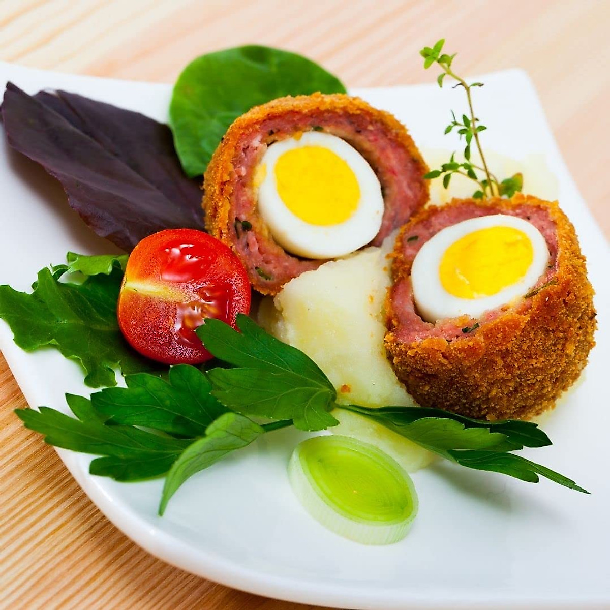 Undique Fresh Quail Eggs Gourmet Food, Aviary Raised Eggs Organic, Organic Eggs 12 Count, Premium Quail Eggs for Culinary Excellence