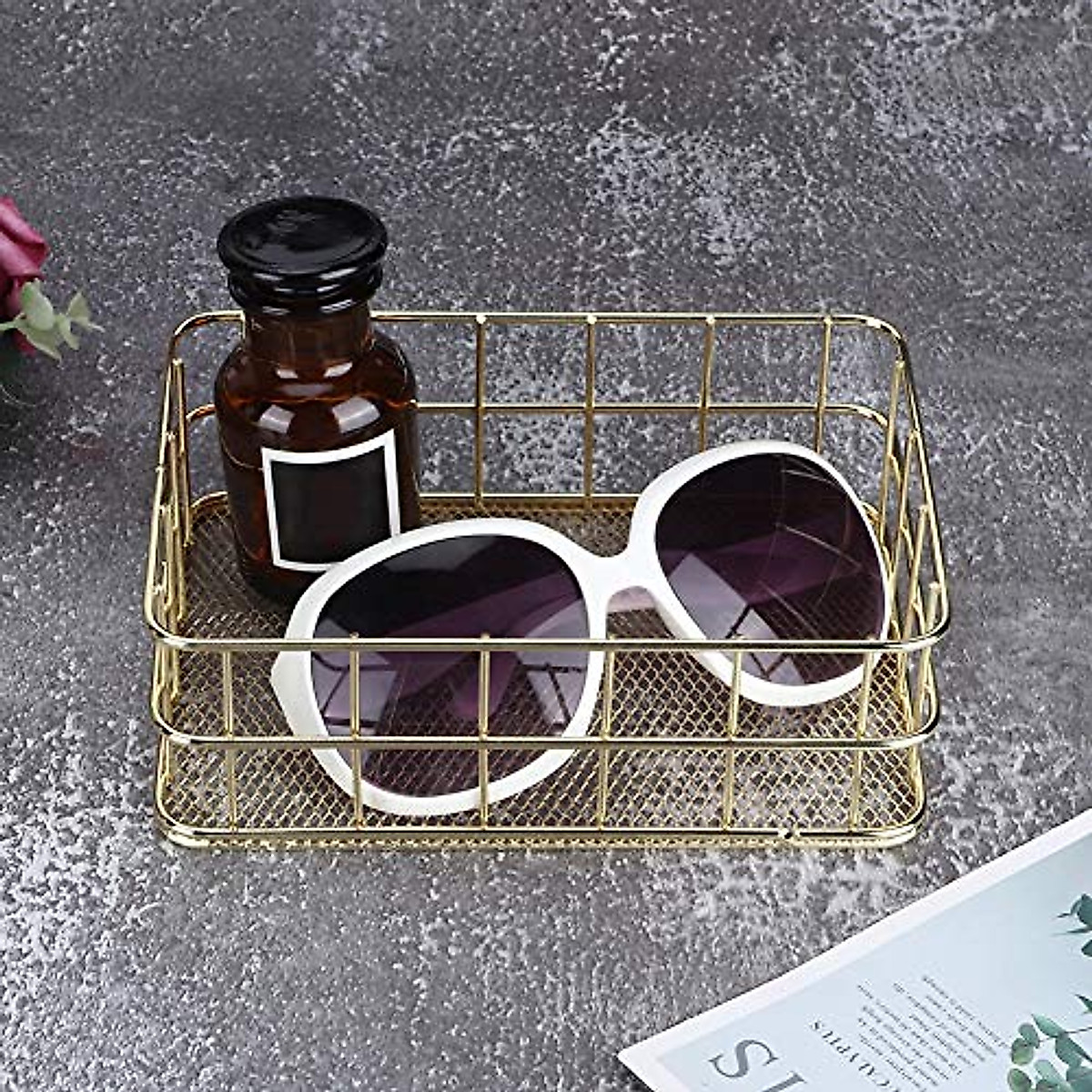 Wire Mesh Basket, Golden Desktop Metal Storage Basket Iron Grid Storage Tray Net Basket Storage Bins for Home Cosmetic Stationery (17x12x6cm)