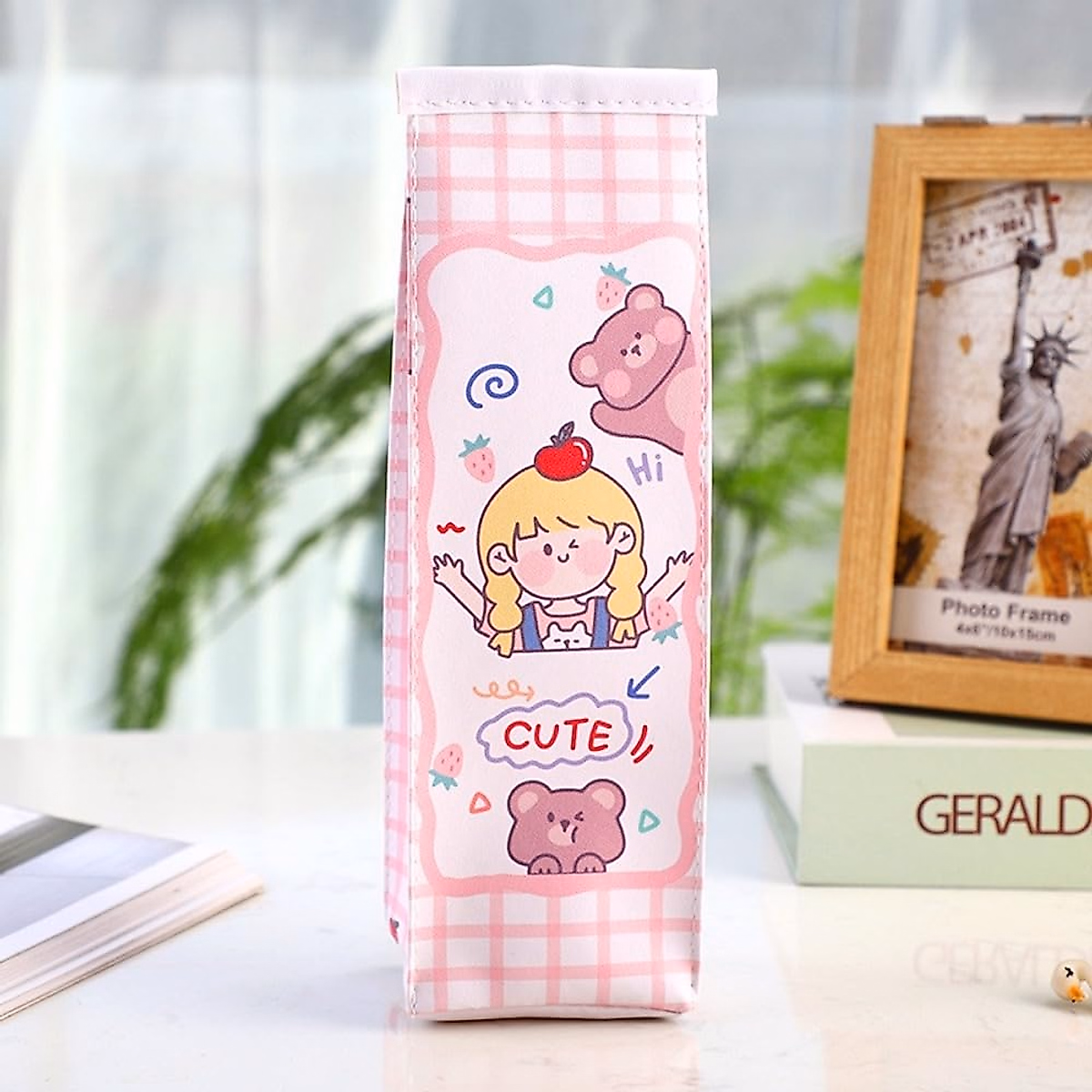 JHTPSLR Kawaii Milk Box Pen Pouch Women Cute Kawaii Pencil Case Pencil Pouch PU Waterproof Stationery Storage and Organization Bags Aesthetic Office Supplies (Strawberry Bear)