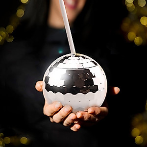 Towjaw 2Pcs Disco Ball Cups（20oz）-1970s Silver Disco Ball Drinking Cup，Disco Ball Cups with Straws and Lid for Party，Disco Ball Tumbler Cocktail Cup for Bachelorette Party