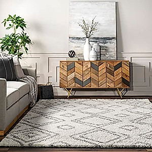 nuLOOM Iola Geometric Shag Runner Rug, 2' 8" x 8', White