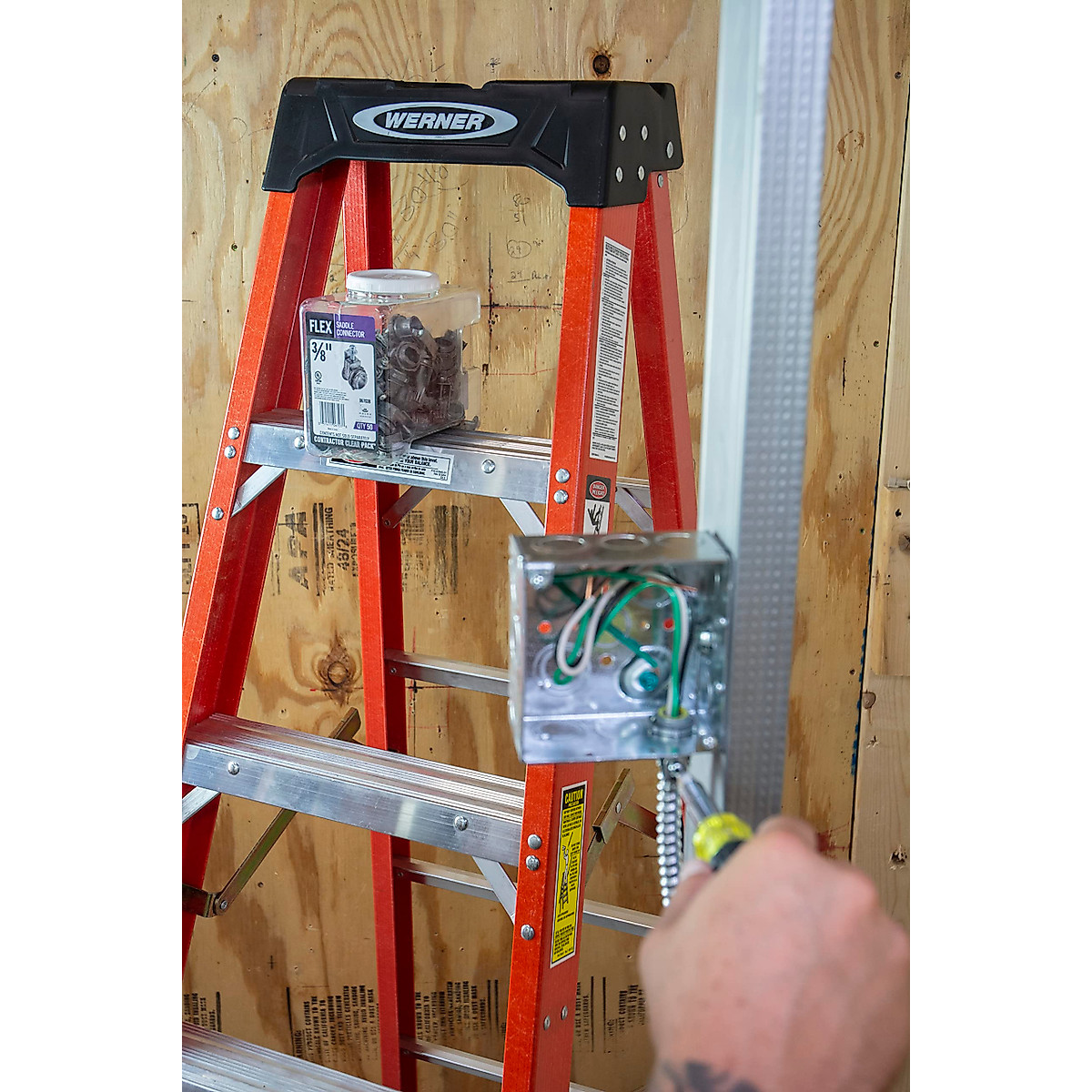 Halex – ½ Inch Flexible Metal Conduit (FMC) Squeeze Connector – 04205B – 25 Per Pack – Silver