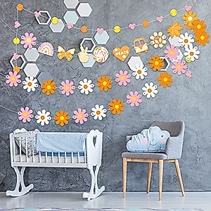 Qpout 4pcs Felt Groovy Party Decorations Set Include Groovy Hippie Boho Banner Groovy Boho Daisy Garland Round And Heart Garland for Wall Window Home Daisy Party Decorations Retro Classroom Decor