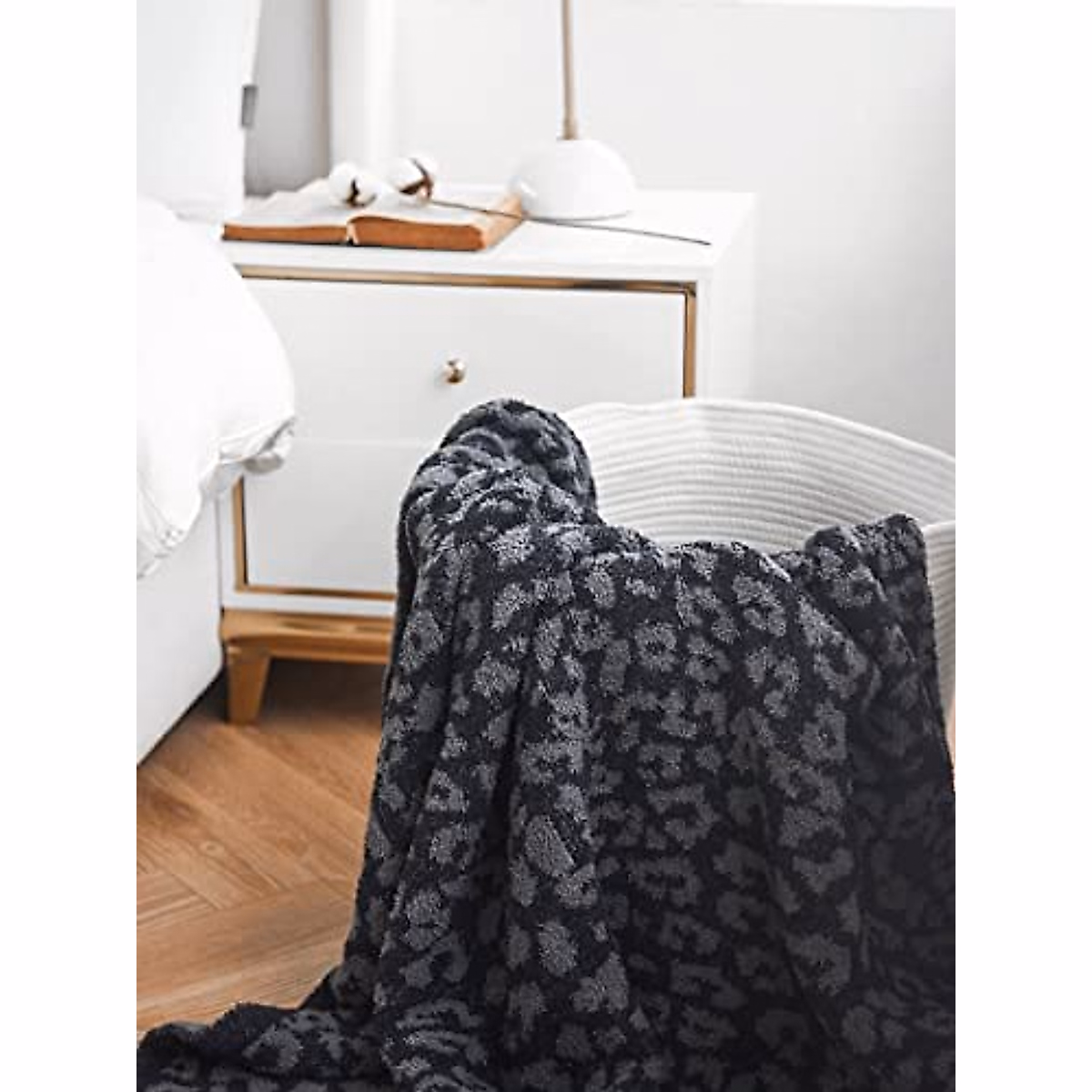 Adory Sweety Fleece Knit Throw Blanket Double-Sided Leopard Lightweight Cozy Microfiber Super Soft Thick Plush Fluffy Yarn Sofa Bed 51x71 Inches Black