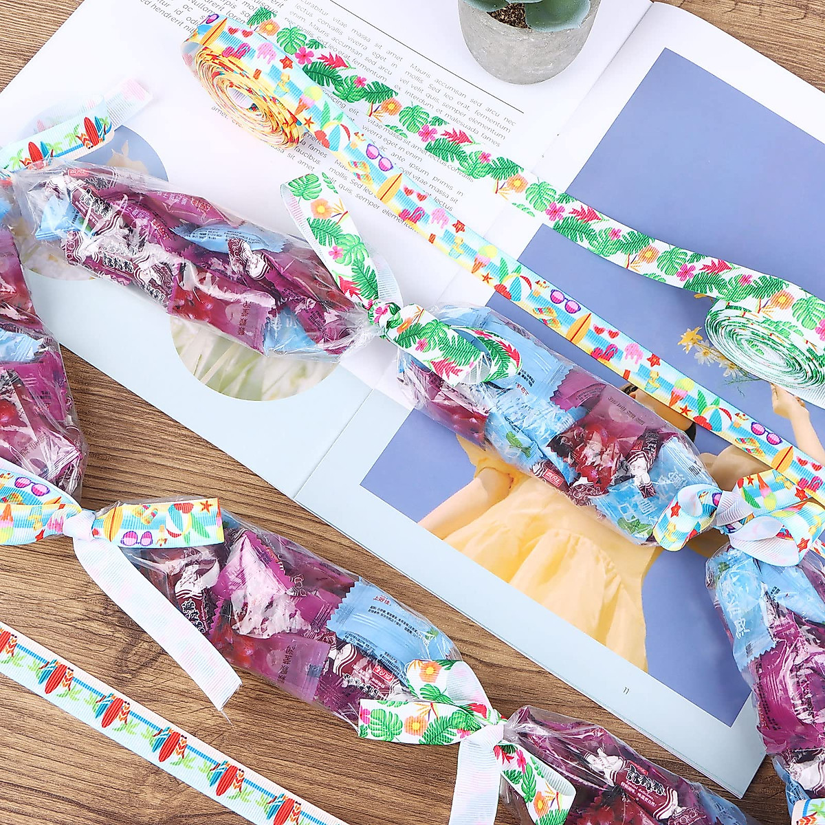 20 Pcs Hawaiian Candy Lei Making Kit Hawaiian Leis for Graduation Party Graduation Lei Bags 3.93 Feet Candy Lei with 3 Rolls Ribbon for Gift Wrapping for Summer Wedding Party Supplies
