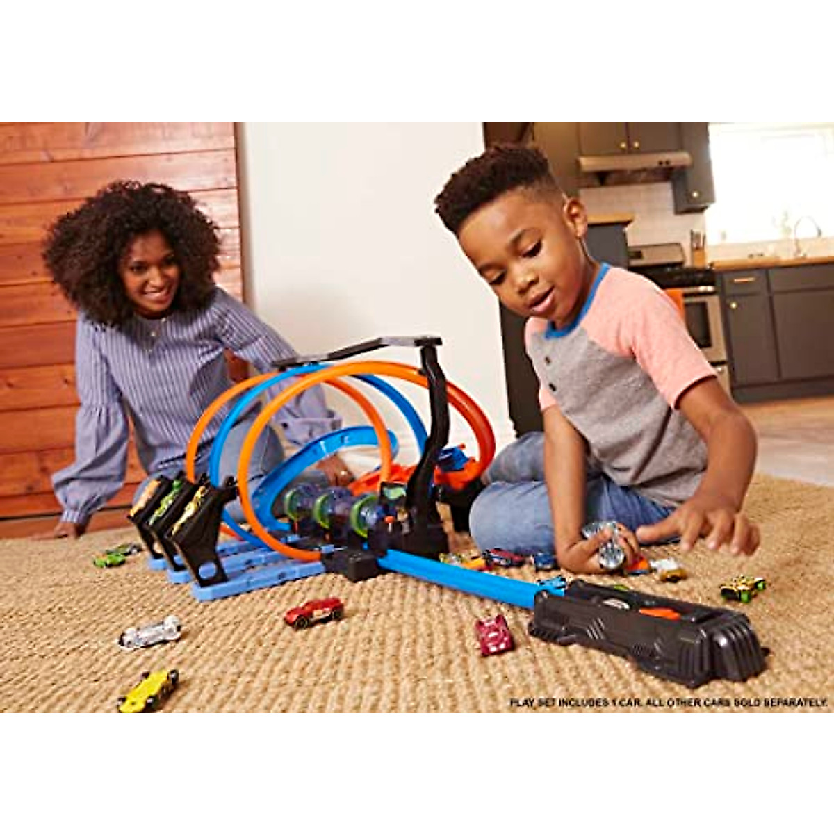 Hot Wheels Toy Car Track Set, Corkscrew Crash with 1:64 Scale Car, 3 Crash Zones, Powered by Motorized Booste, [Amazon Exclusive]