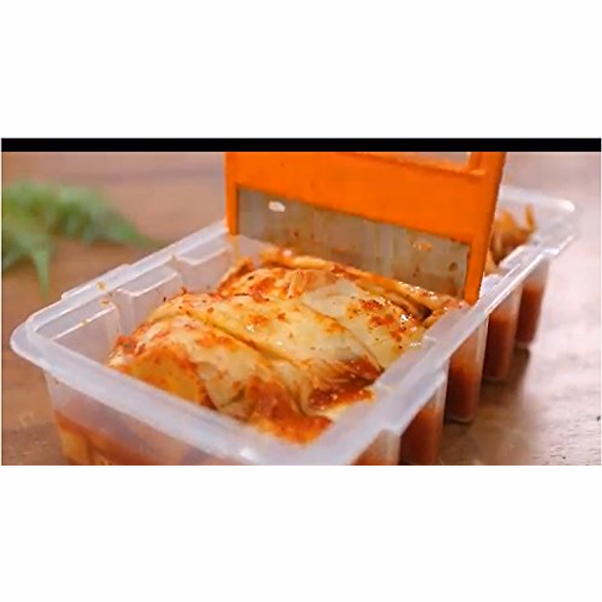 Kimchi Cutter, Food Cutting Storage, Storage+Knife+Cutting Board , Cutting and Storing food at the Same Time, Easily Cut the Meat, Kimchi, Etc with the Storaging, Made in Korea