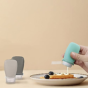 TACYKIBD 4Pcs Squeeze Salad Dressing Bottles, Leakproof Mini Sauce Condiment Bottles and Portable Dressing for Lunch with Bandage, Salad Dressing to Go Container with 2Pcs Cleaning Brush (38ml)