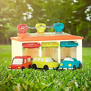 Battat – Car & Color Sorting Playset – Cause-And-Effect Toy – Push & Go Cars – Color-Coded Matching – 2 Years + – 3-Car Garage