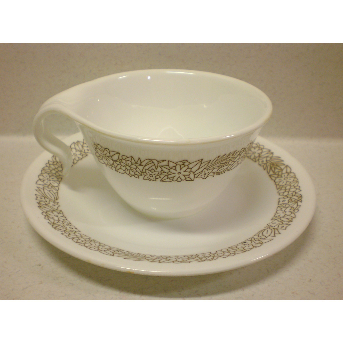 Corelle - Woodland Brown - Hook Handle Cup & Saucer (Set of 4)