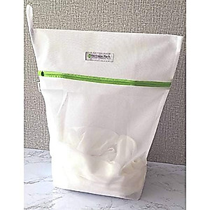 Heritage Park Fine Mesh Laundry Bags - Micro Mesh for Safely Washing Delicates - Gusseted Bottom for Extra Space, Hidden Zipper, and Convenient Hanging Loop - Pack of 2 Small (15" x 18")