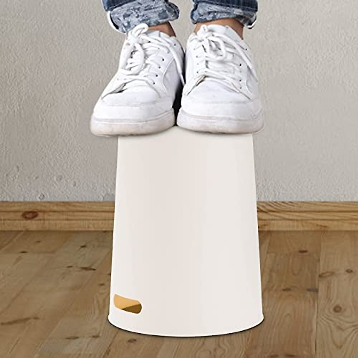 Lyellfe 6 Pack Small Trash Can, 1.5 Gallon Round Plastic Wastebasket with Handles, White Garbage Container Recycling Bins for Compact Space Bathroom, Office, Bedroom, Kitchen