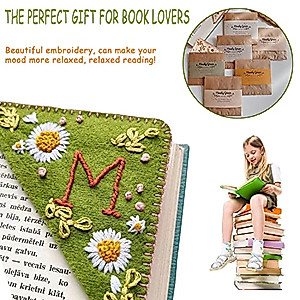 Personalized Hand Embroidered Corner Bookmark, Letters Felt Triangle Cute Flower Embroidered Corner Bookmark Embroidery Book Marker Clip for Reading Lovers Meaningful Gift (M, Summer)