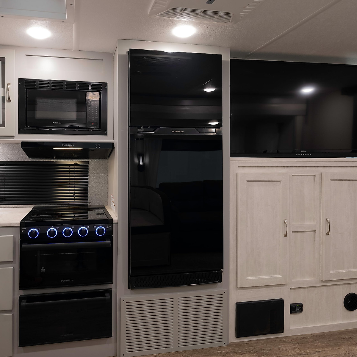 Lippert Components 696011 Built-in Electric Fireplace with Crystal Platform - 40', Black