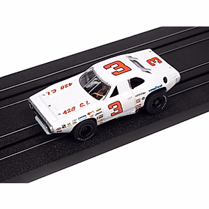 Auto World 36' Victory 400 4 Lane Slot Race Set HO Scale