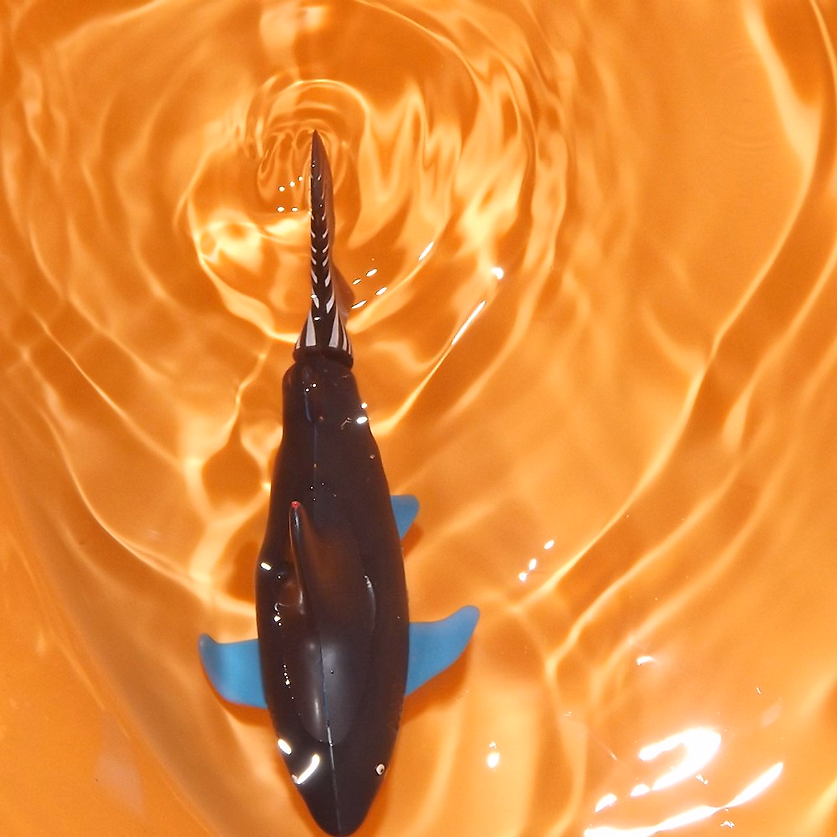 Tipmant Mini RC Fish Shark Remote Control Boat Ships & Submarine for Fish Tank, Swimming Pool, Bathtub Kids Electric Animal Toy - 3 Pack