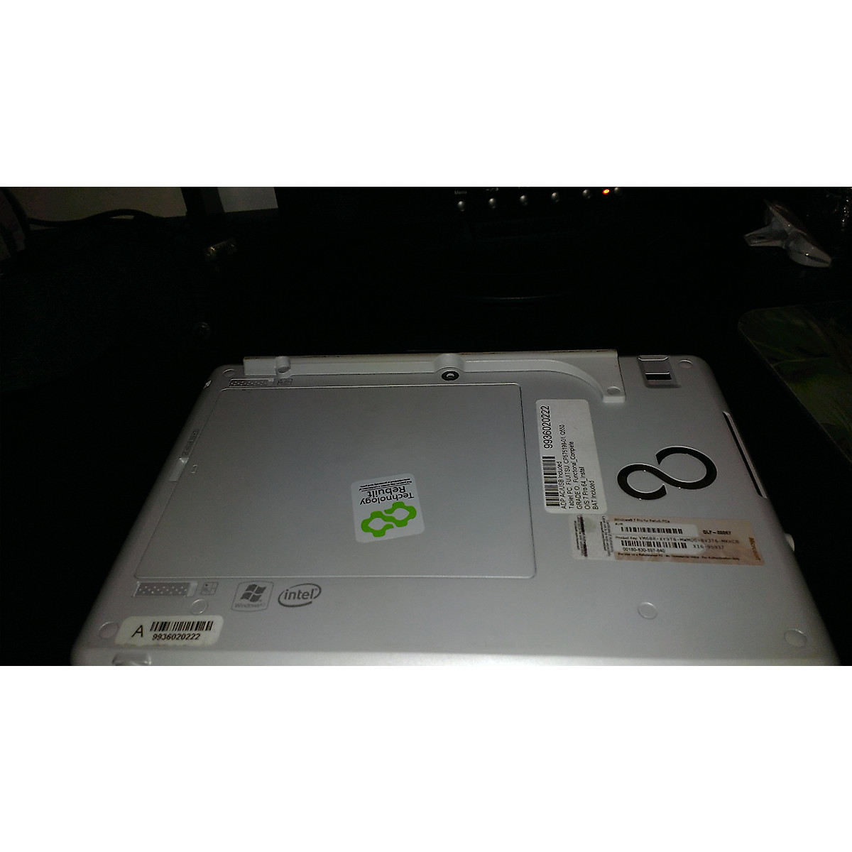 Fujitsu STYLISTIC Q550 10.1" 1280 x 800 LED Net-tablet PC - Atom Z670 1.50 GHz 62GB SSD 2GB RAM Q550-62GB-02