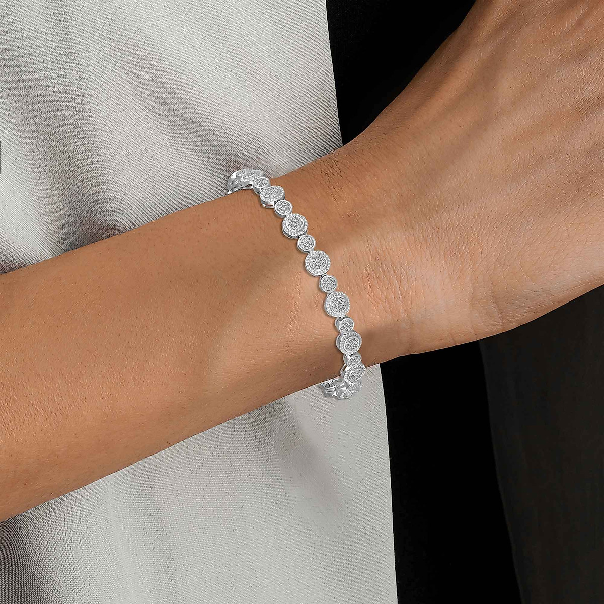 Fifth and Fine 1 1/4 Carat tw Natural Diamond Round Cluster Tennis Bracelet in 925 Sterling Silver