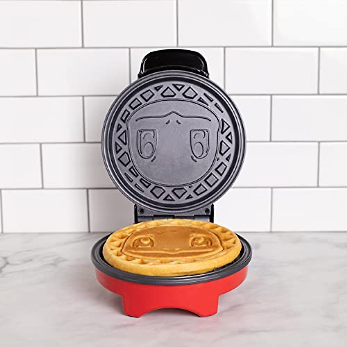 Uncanny Brands Pokémon Squirtle Waffle Maker - Make Bounty Squirtle Waffles - Kitchen Appliance