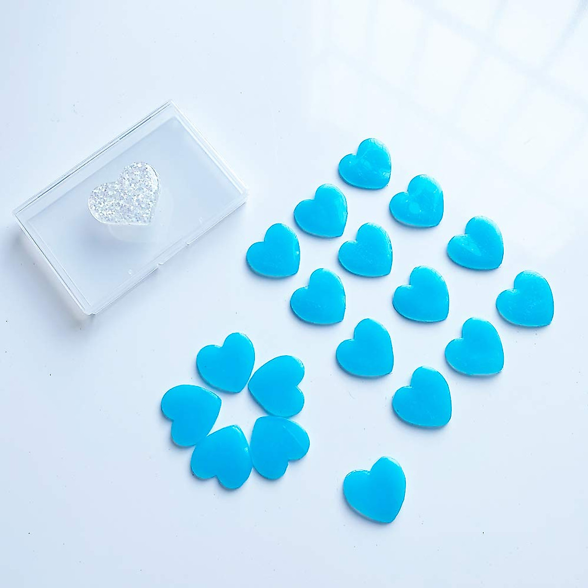 18 Pieces Diamond Painting Wax Blue Heart Shaped Diamond Painting Glue Clay and Clear Storage Case for Diamond Embroidery Accessories Art Craft Supplies