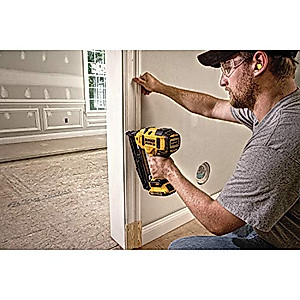 DEWALT 20V MAX* XR Finish Nailer, Angled, 16GA (DCN660D1)
