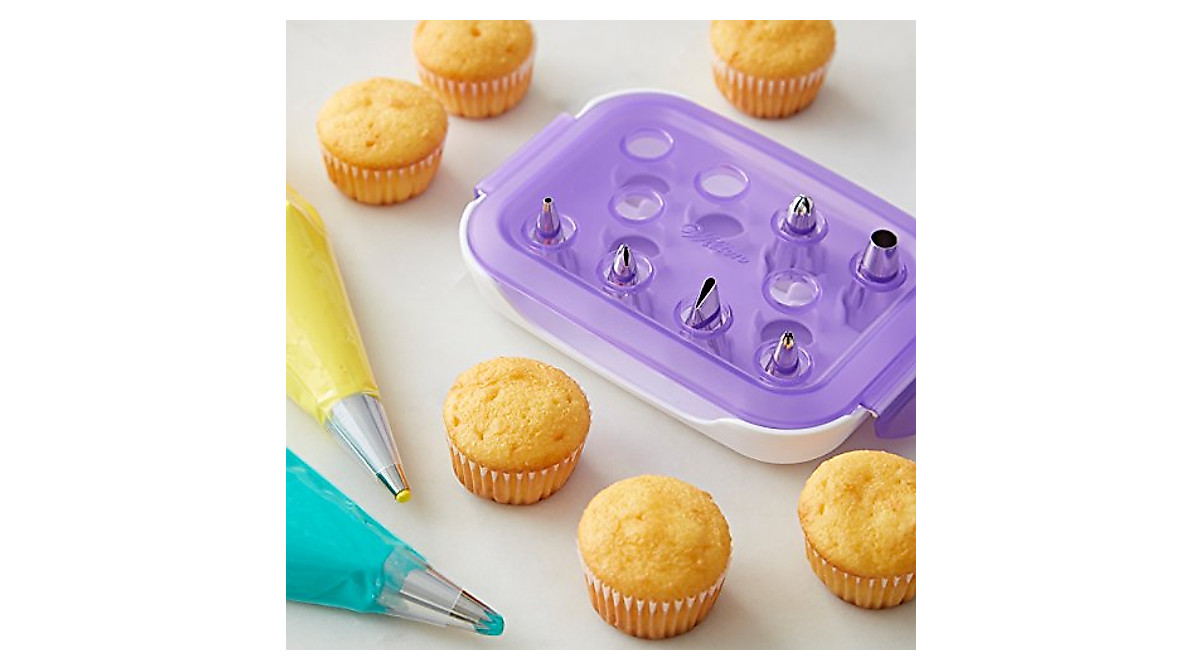 Wilton 9-Piece Piping Tips Decorating Kit for Cake Art