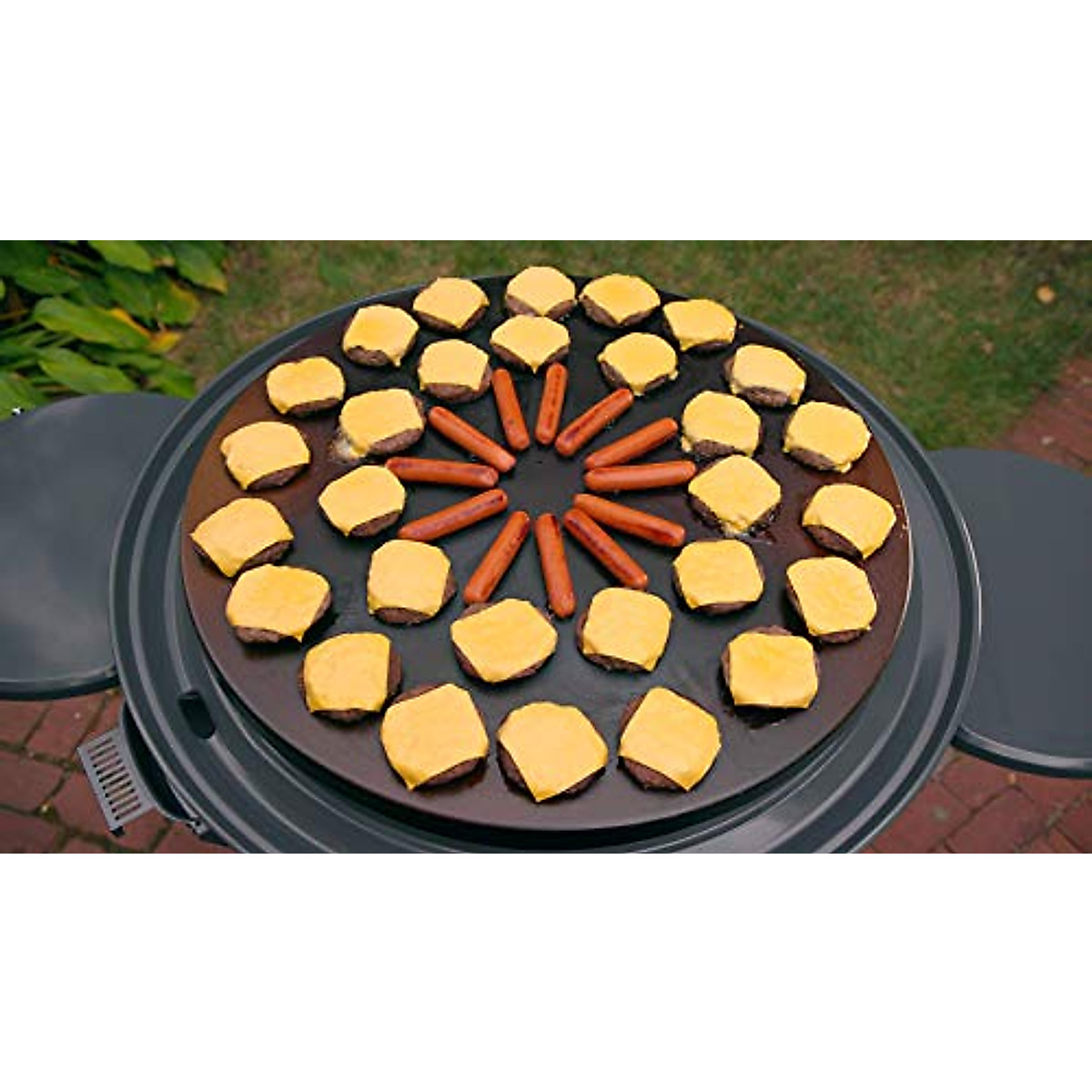 Cuisinart CGG-999 30-Inch Round Flat Top Surface 360° XL Griddle Outdoor Cooking Station