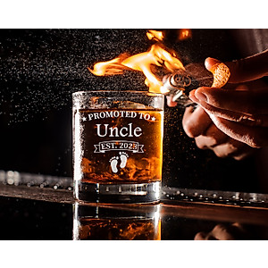 CARVELITA Promoted To Uncle Est 2023 - Uncle Whiskey Glass - 11oz Old Fashioned Bourbon Rocks Glass - Uncle Pregnancy Announcement - Gifts For First Time Uncle - Baby Reveal Gift For Brother