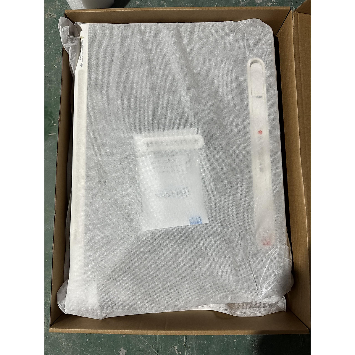 Laptop Bed Tray Desk with LED Desk Light, SAIJI Adjustable Laptop Stand for Bed, XX-Large PVC Leather Foldable Laptop Table with Book Stand, Wrist Rest, Extra Leg Room for Sofa Couch Floor (Gray)