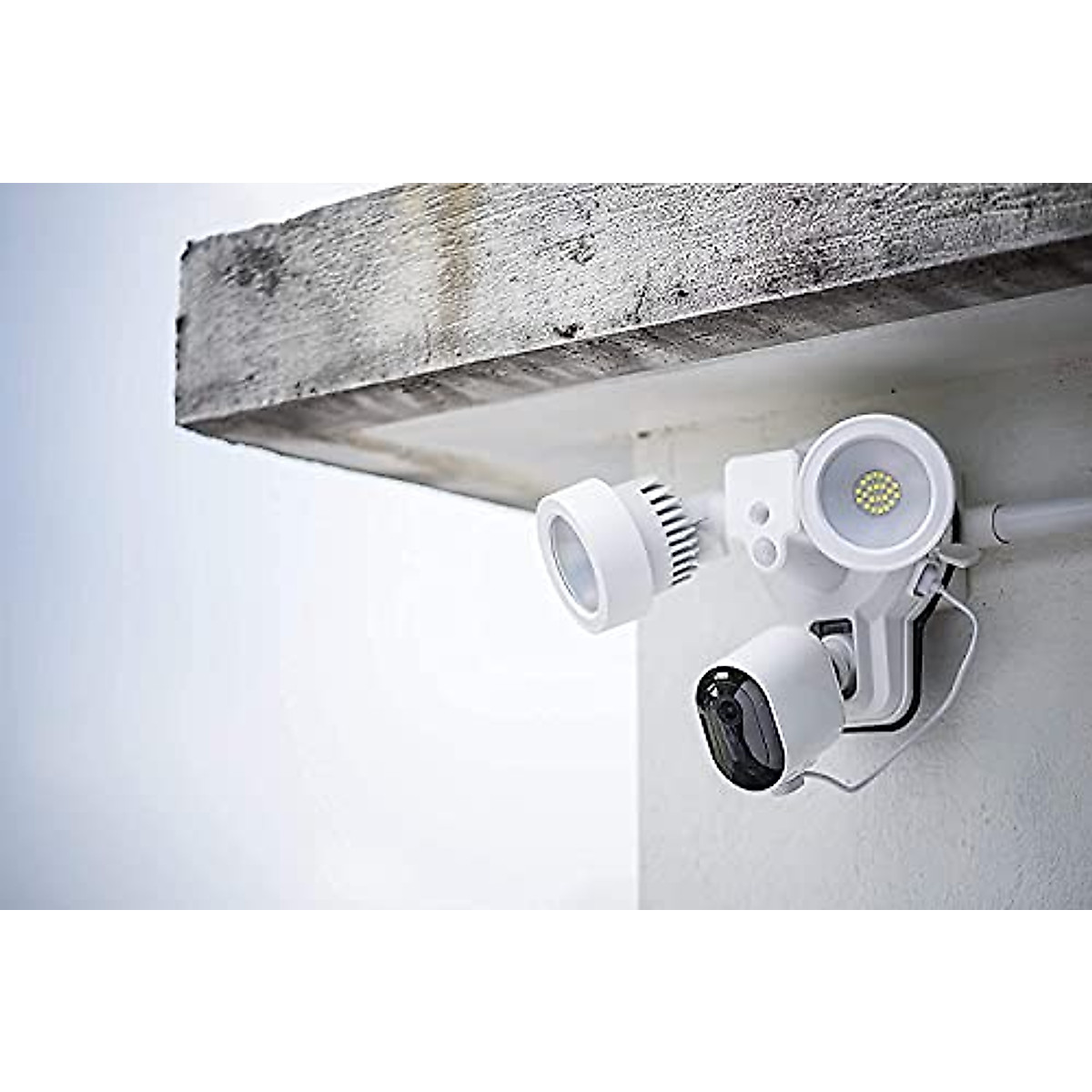 Wasserstein 3-in-1 Plugged-in Arlo Floodlight, Charger, and Arlo Camera Mount with 24.6 ft External Adaptor Compatible with Arlo Pro 3/Pro 4 & Arlo Ultra/Ultra 2-2000 Lumens, AC 110-220V