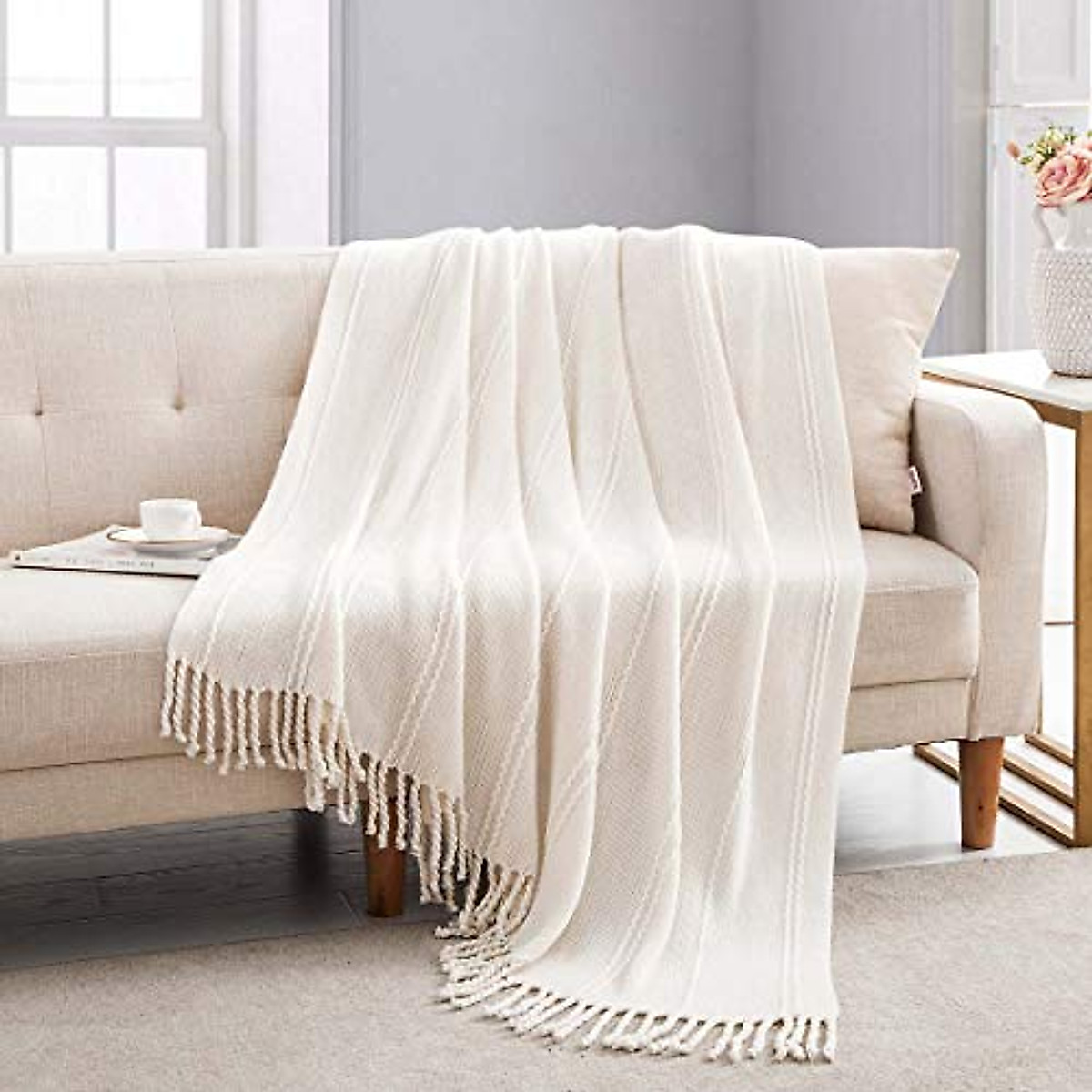 Revdomfly Knitted Throw Blanket White Farmhouse Woven Blankets with Fringe Tassels for Couch Bed, 47" x 67", White