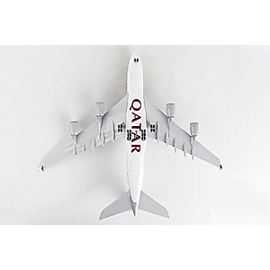 Daron SkyMarks Qatar A380 1/200 w/Gear (SKR1062)