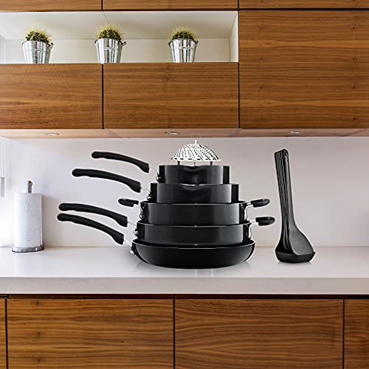 NutriChef Kitchenware Cookware, Non-Stick Pans and Pots with foldable Knob, Space Saving, Stackable, Nylon Tools, Induction Base, Black (17-Piece Set), One Size