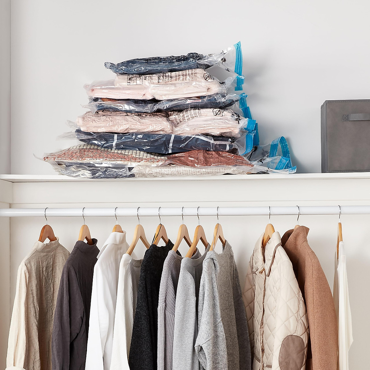 Amazon Basics Vacuum Compression Storage Bags with Hand Pump - 6-Pack (2 Jumbo, 2 Large, 2 Medium)